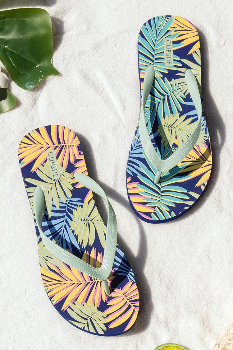CUPSHE Women's Tropics Leafy Flip Flops Comfy Sandals with No Hee10