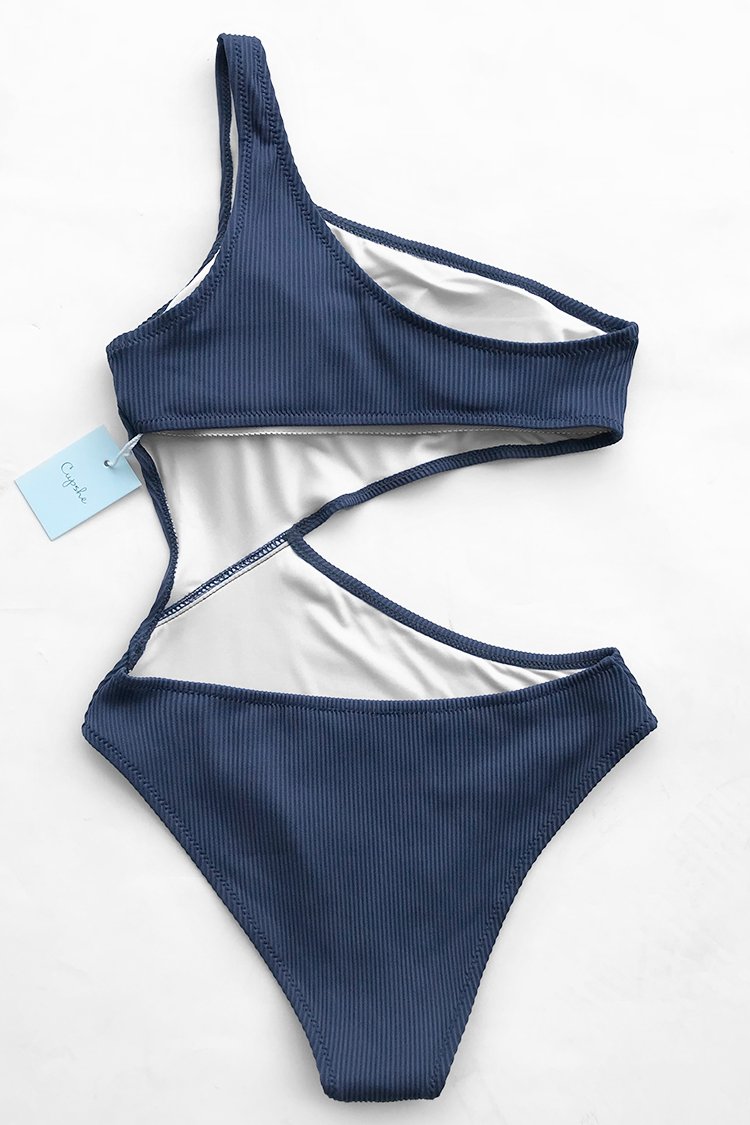 Seaside Boulevard Solid One-piece Swimsuit