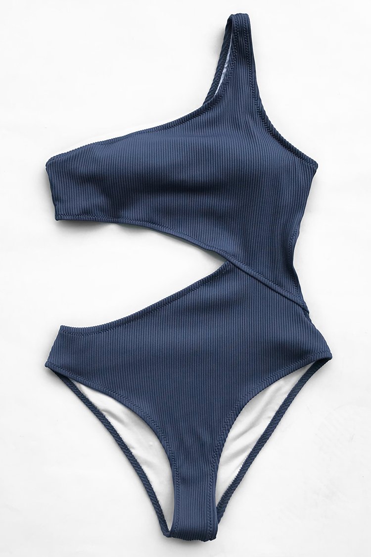 Seaside Boulevard Solid One-piece Swimsuit