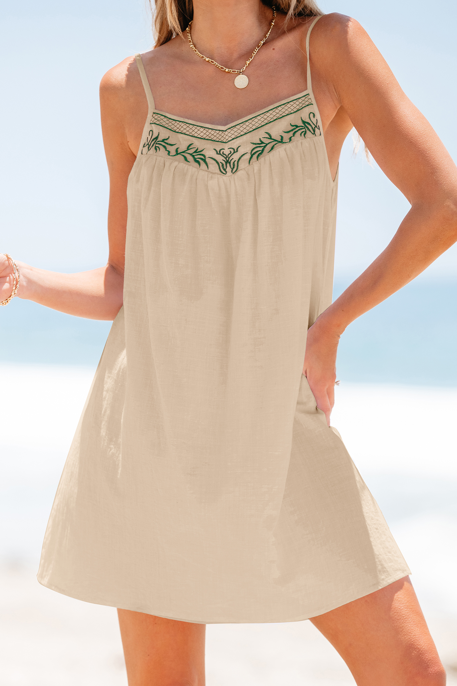 Cremefarbenes Mini-Cami-Kleid mit Stickerei aus Baumwolle-Cupshe ...